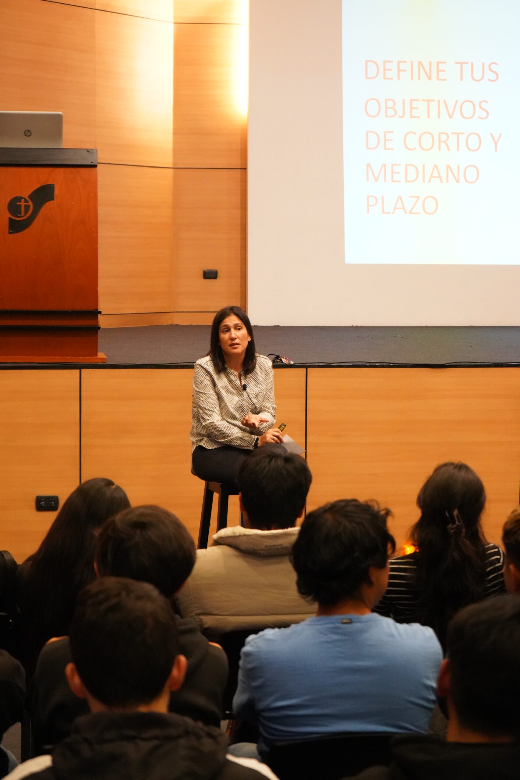 EGRESADOS ISUR CONVERSARON CON NUESTROS INGRESANTES - Instituto del sur